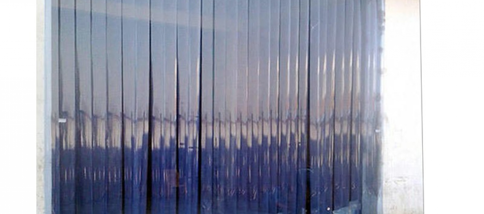 cortinas de lama verticales - ScreenVogue Screens Barcelona